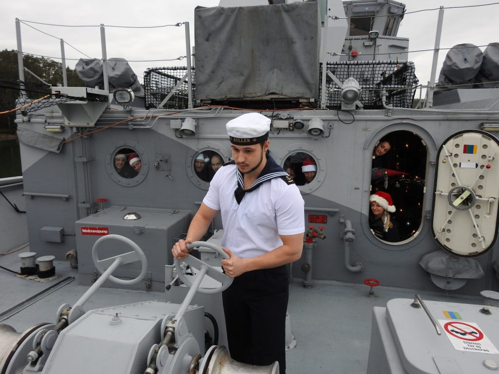 Julhälsning från HMS Kullen – Marinbloggen